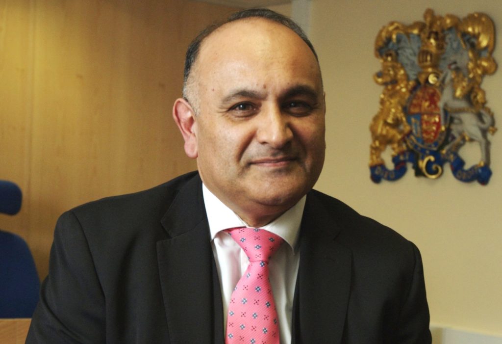 Degree set Robin on the road to becoming a judge | UON