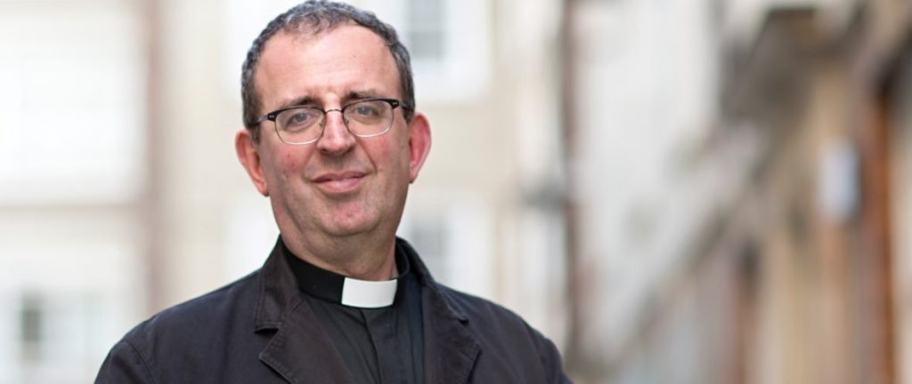 Rev Richard Coles sends his support to staff and students | UON