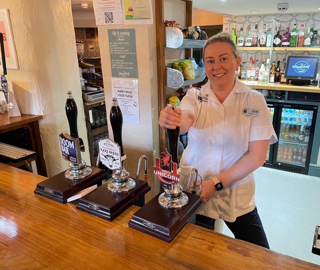 Pub landlady switches pulling pints to treating tootsies | UON