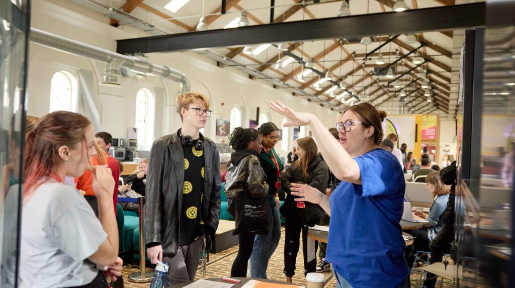 How to apply for University: Undergraduate | UON