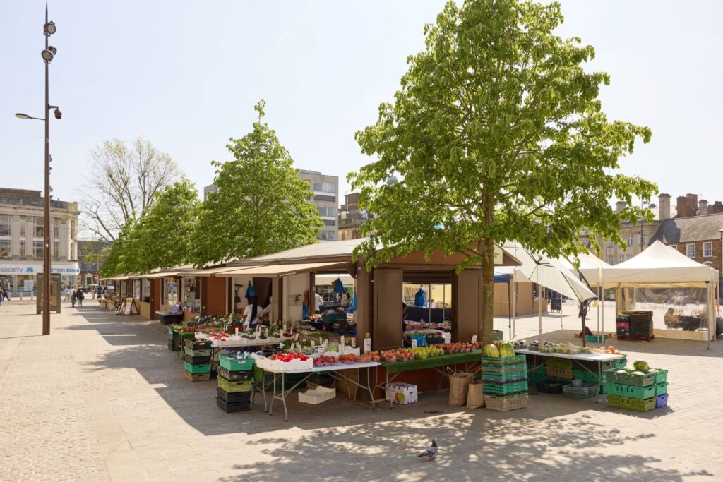 The benefits of attending your local university and living at home | UON